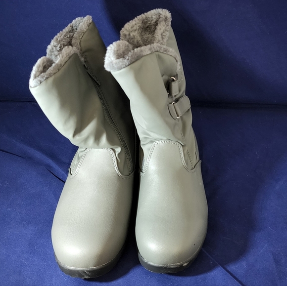 totes | Shoes | Tote Boots | Poshmark